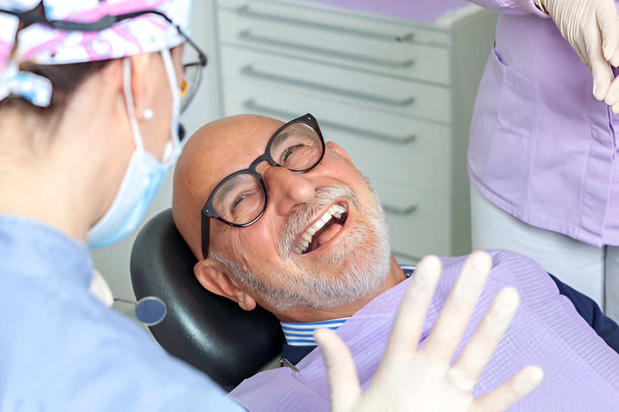 Full Dentures or Dental Partials? Know Which One You Need